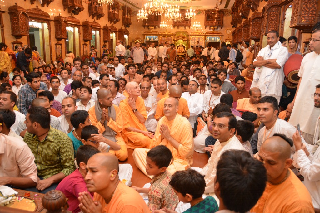 Gaura Purnima celebration at Radha Gopinath Temple | Radhanath Swami Photos